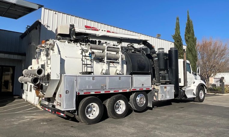 2016 Vactor 2112 HXX PD (12 Yard / 1200) Hydrovac Truck w/ Automatic ...