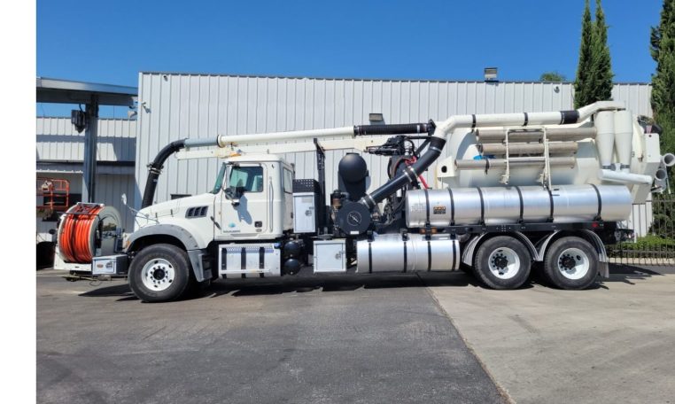 2012 Mack Granite GU713 (10 Yard / 80 GPM) Vactor 2100 PD Plus Sewer ...